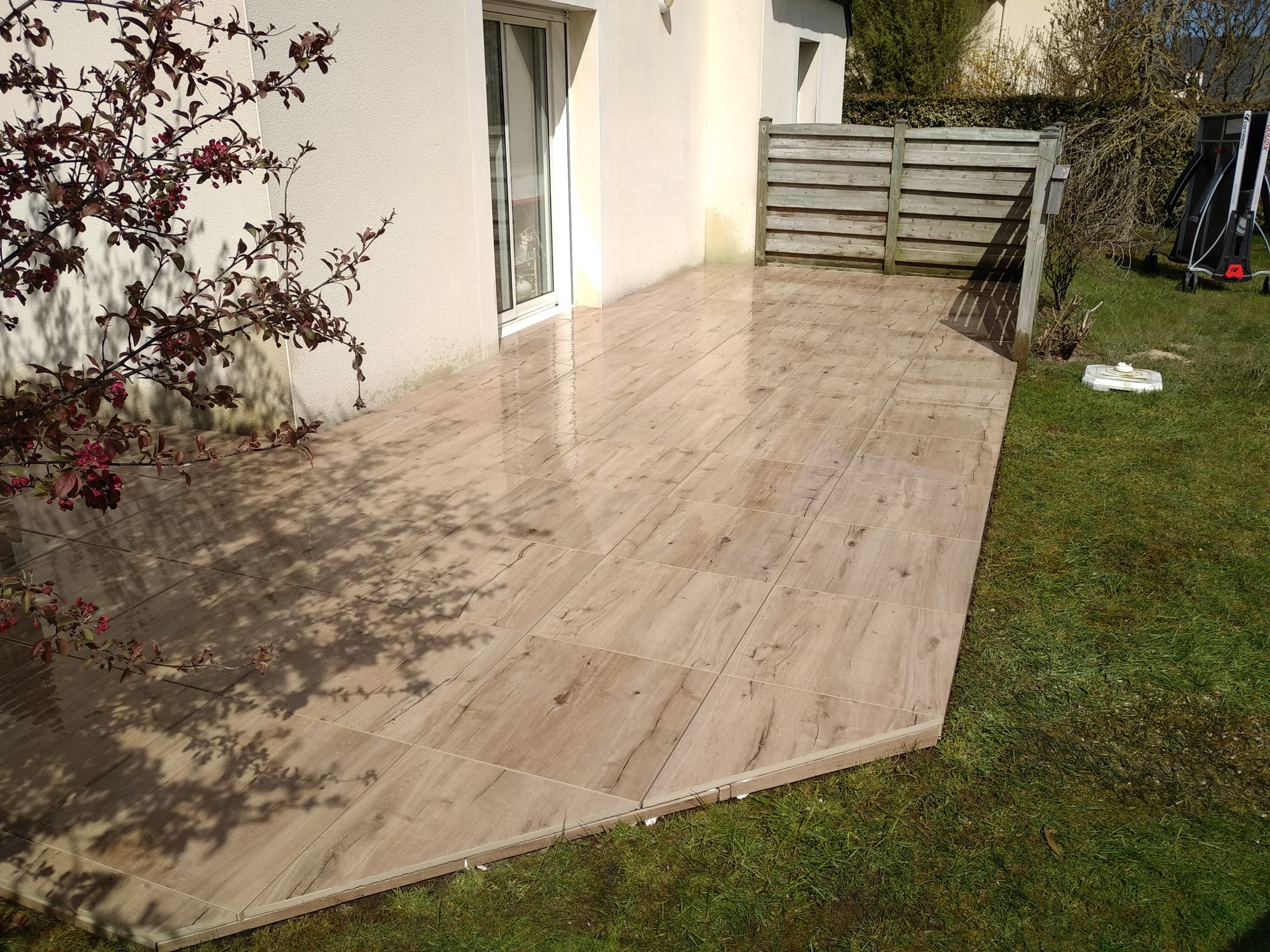 Réalisation d'une terrasse céramique imitation bois - Ploufragan (22)